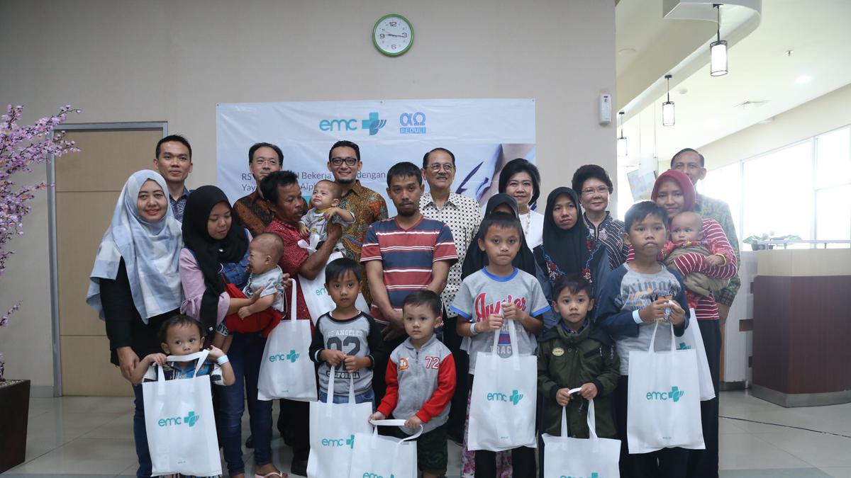 Gandeng Karya Alpha Omega, RS EMC Sentul Gelar Bakti Sosial Operasi Hernia