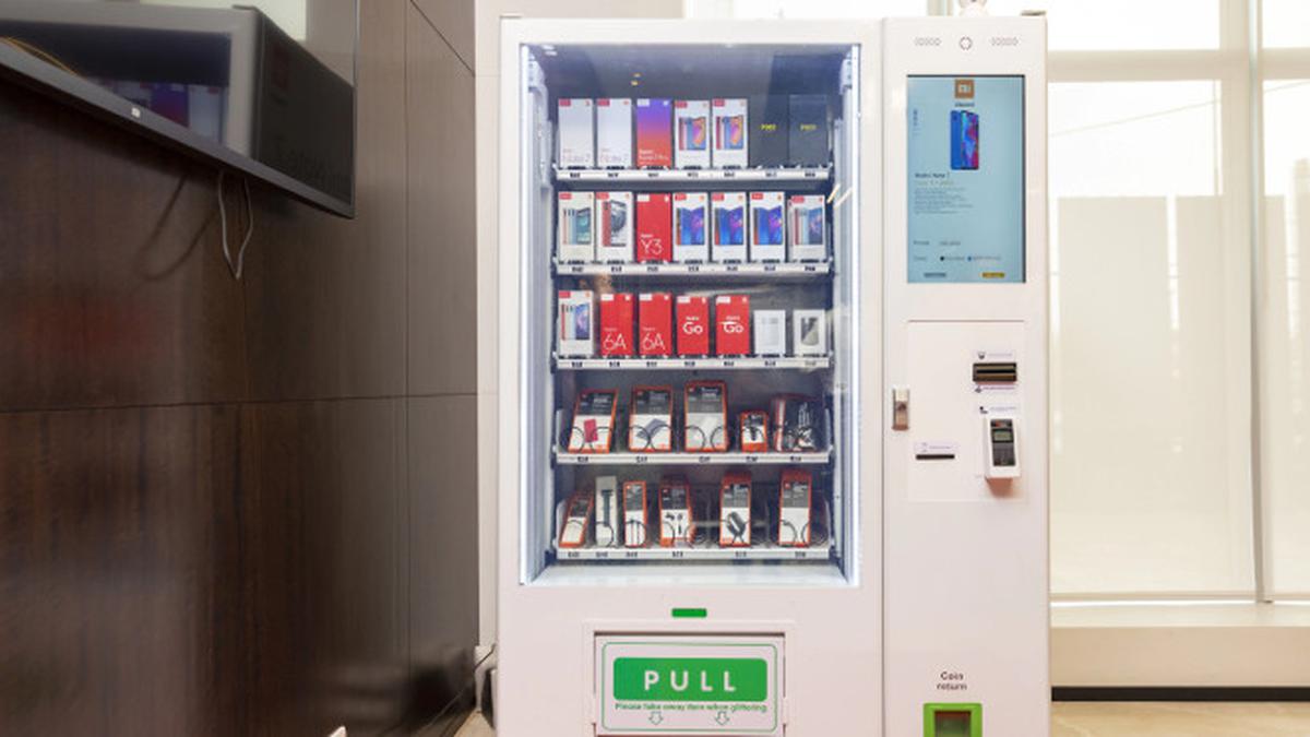 Beli Smartphone Xiaomi Bisa dari Vending Machine - Tekno Liputan6.com