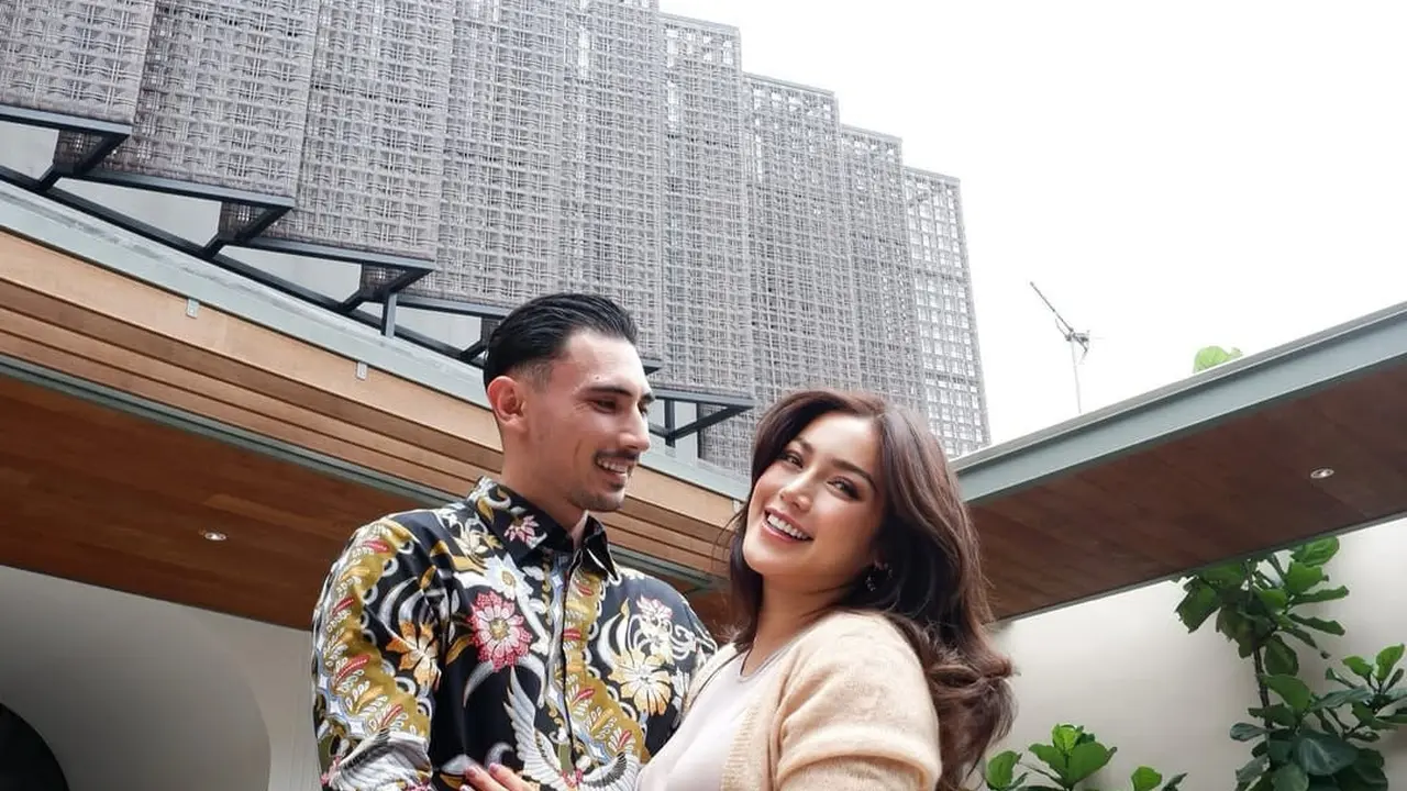 6 Potret Vincent Verhaag dan Jessica Iskandar, Pasangan Suami Istri ...