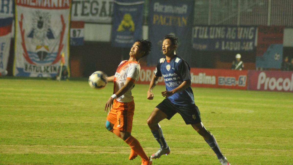 Kata Pelatih Arema Soal Blunder Kiper Made Wardana - Bola Liputan6.com
