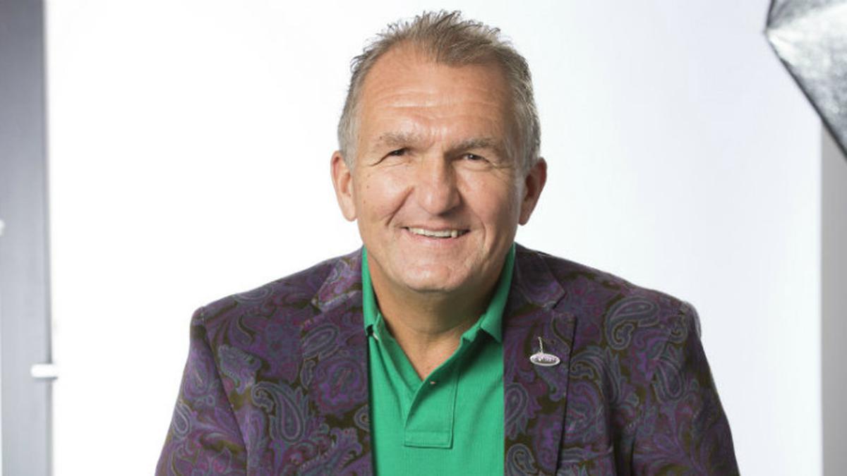 Pernah Dikeluarkan dari Sekolah, Pria Ini Malah Berhasil Jadi Miliarder ...