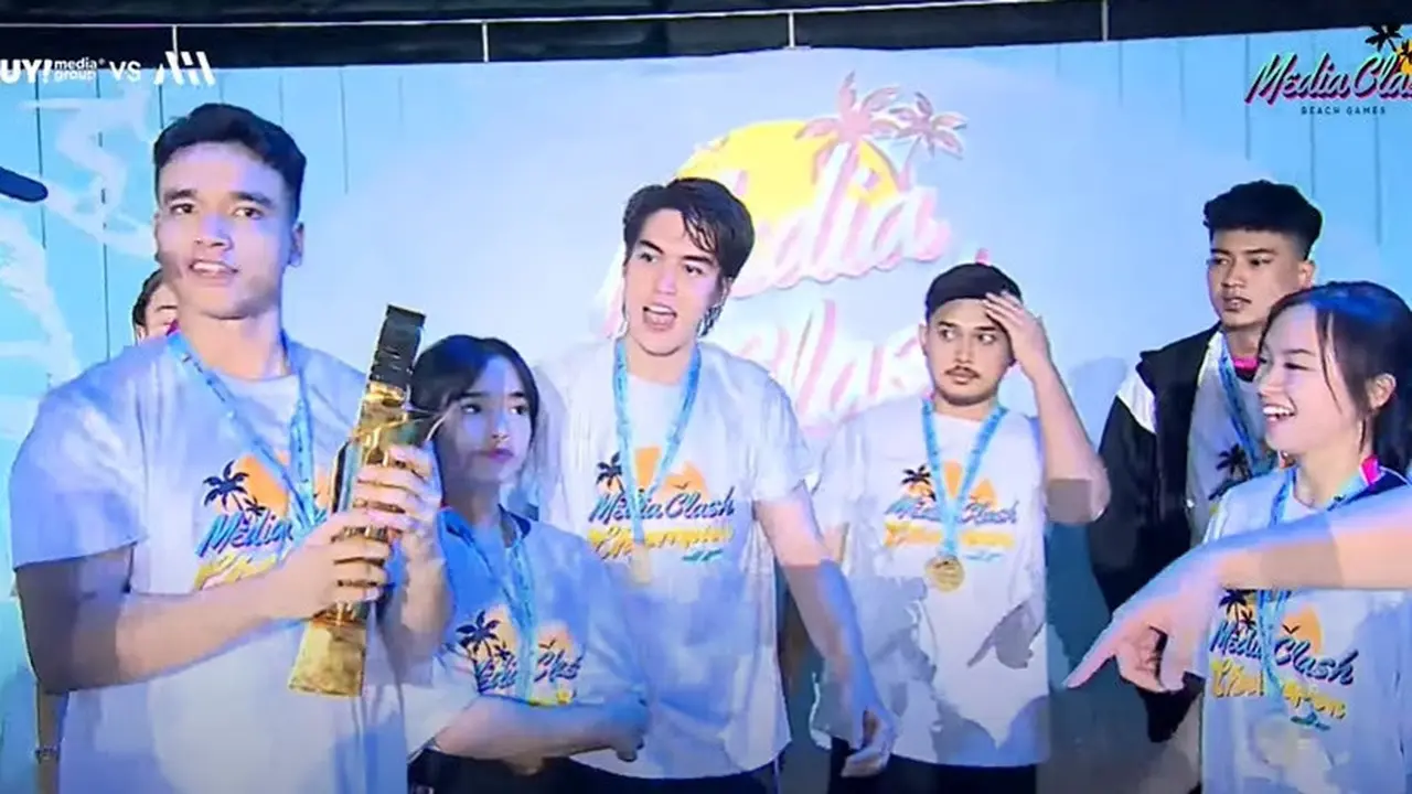 6 Potret Kebersamaan Fuji dan El Rumi yang Bikin Baper, Dijodohkan ...