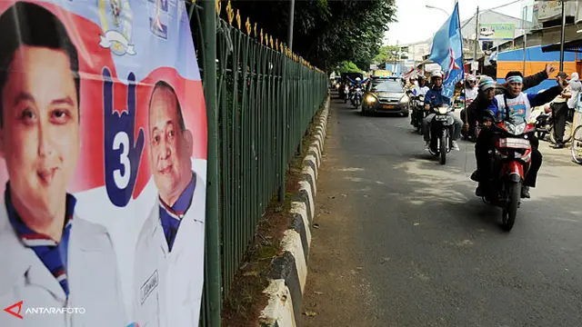 H-2 Pilkada Jabar, Atribut Kampanye Masih 'Kotori' Bandung - News ...