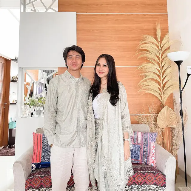 1 Tahun Pacaran, Ini 6 Potret Kebersamaan Arbani Yasiz dan Kekasihnya ...