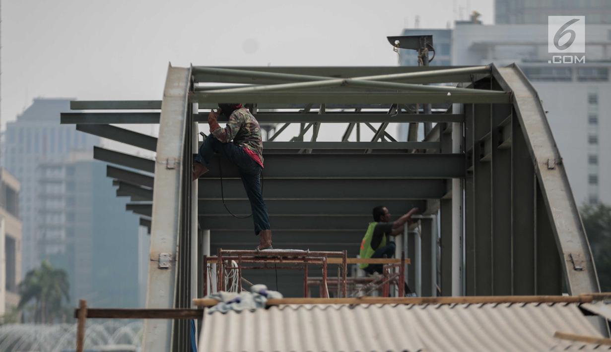 FOTO: Melihat Pembangunan Halte Tosari Baru - Foto Liputan6.com