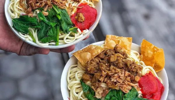 9 Kuliner Khas Bandung Hits di Kalangan Wisatawan, dari Legendaris Hingga yang Viral - Lifestyle ...