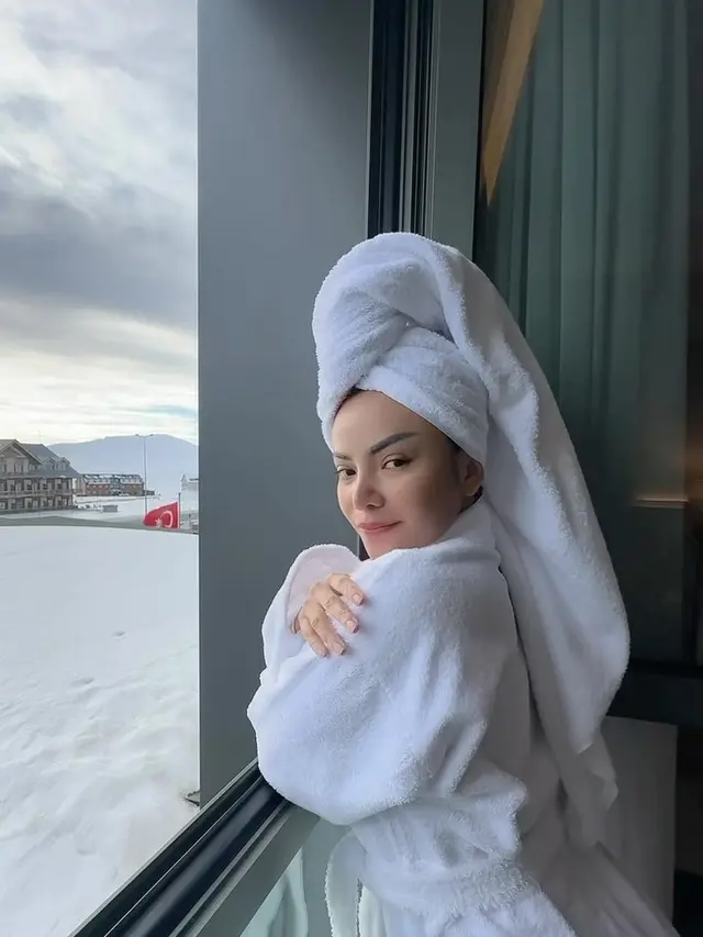 Gebrakan Dinar Candy di TikTok, Sulap Panggung Live Streaming Jadi ...