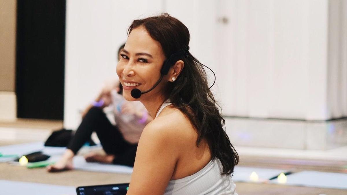 Influencer Riana Ree Ikut Rayakan Earth Hour, Gelar Olahraga Pound Unplugged Glow in The Dark di ...