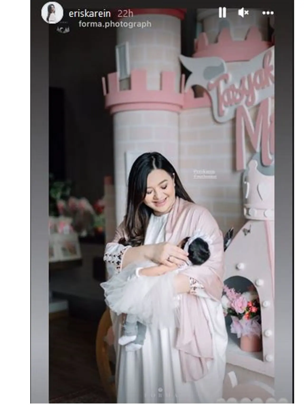 6 Momen Akikah Anak Kedua Eriska Rein, Bertema Istana Princess - Hot ...