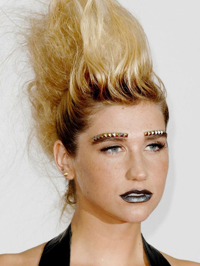 Gaya Rambut 8 Seleb Hollywood saat di Red Carpet Ini Unik Banget, Jadi ...