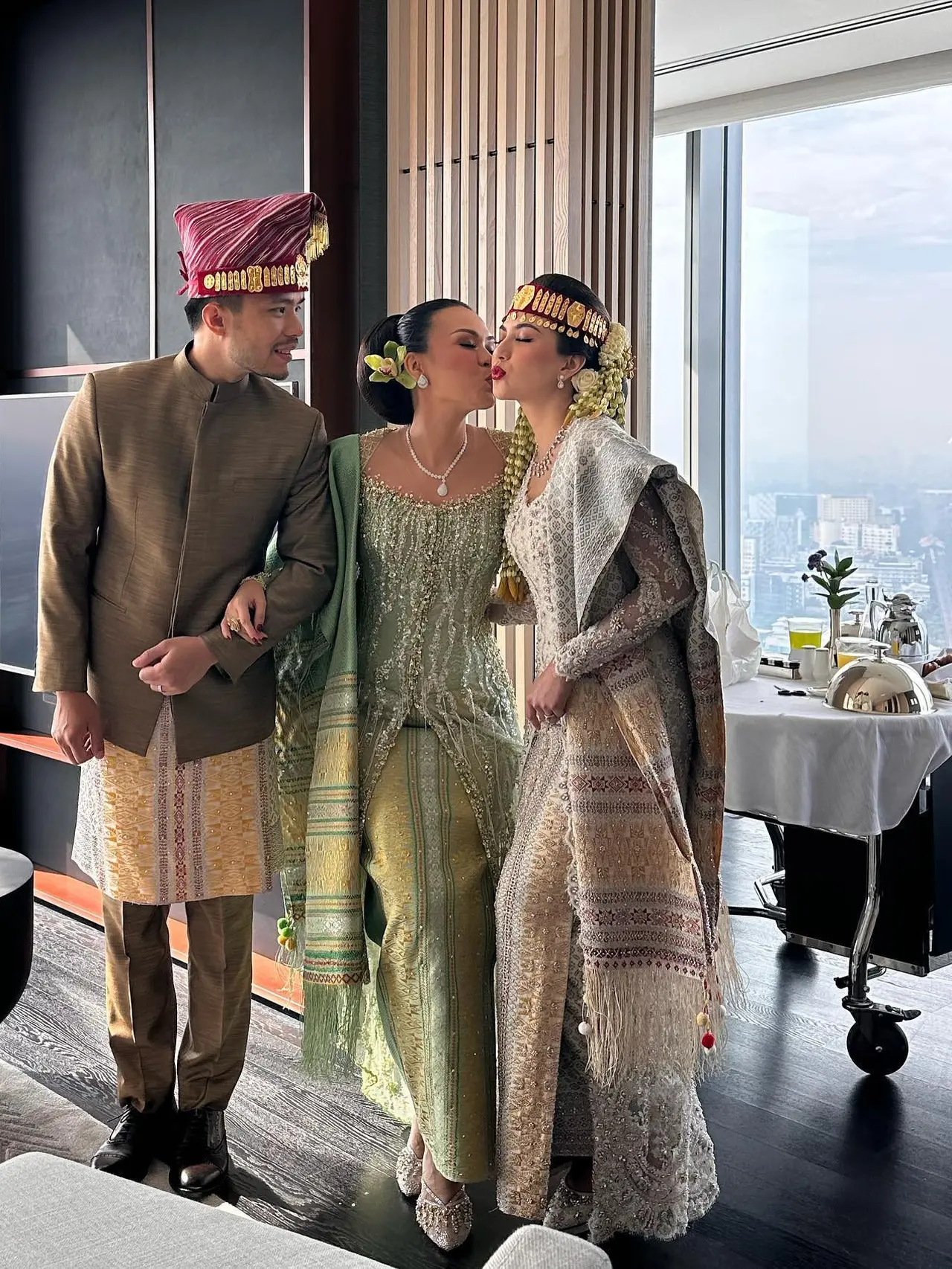 Dekat dengan Saudara Ipar, Intip Gaya Kompak Jessica Mila dengan Tiga Kakak Perempuan Yakup ...