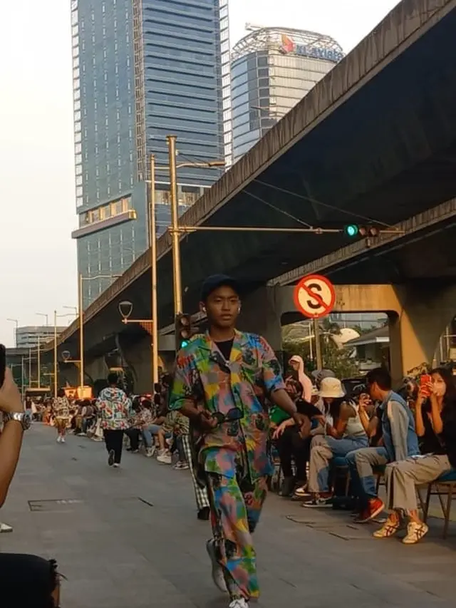 Melihat Aksi Bonge dan Geng Citayam Fashion Week Melenggang di Runway Sesungguhnya - Fashion ...