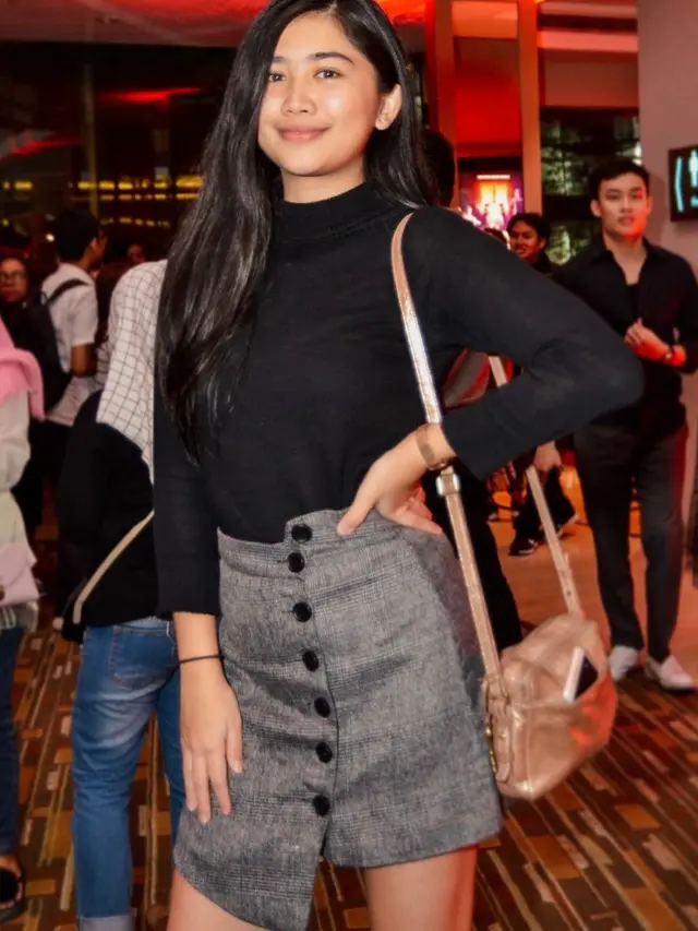 7 Potret Pacar Baru Daniel Wenas, Disebut Mirip Mikha Tambayong - Hot ...