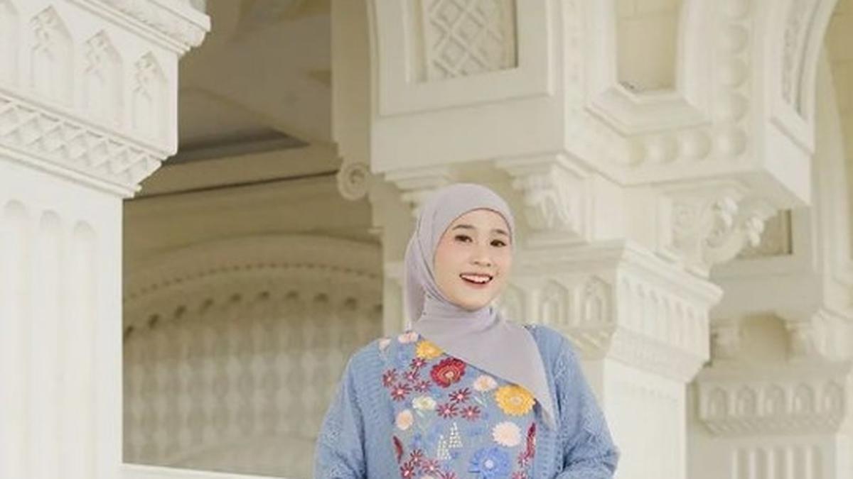 10 Warna Baju Lebaran yang Lagi Hits Tahun 2024, Yuk Cobain! - Islami Liputan6.com