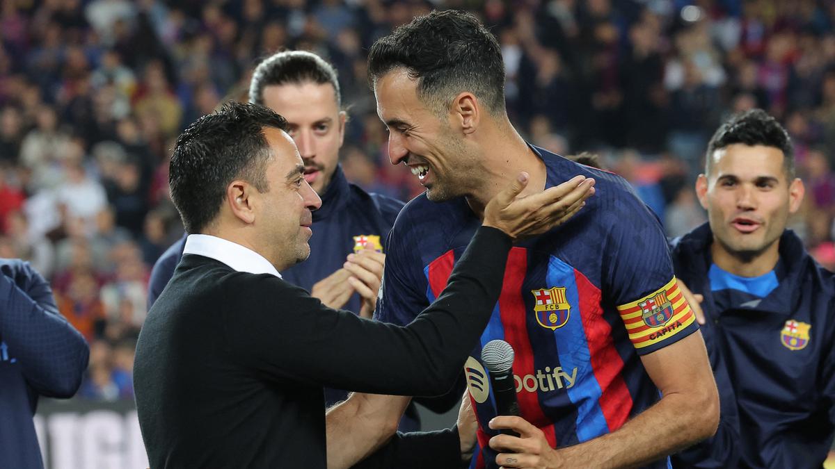 Resmi Gabung Inter Miami, Sergio Busquets Reuni dengan Lionel Messi