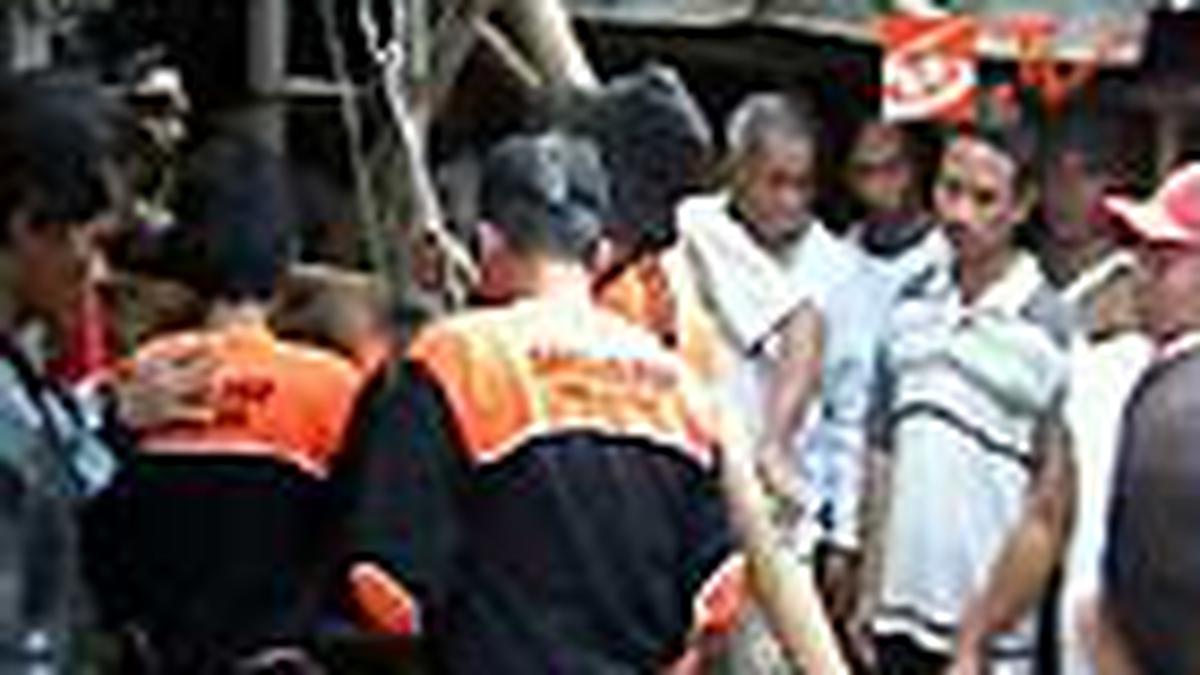 Hirup Gas Beracun Dua Penggali Sumur Tewas Video