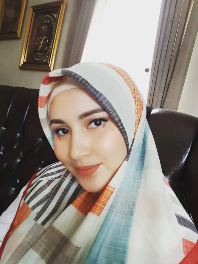 7 Potret Kiki Azhari Pemeran Viola di Sinetron Putih Abu-Abu yang Kini Berhijab - Hot Liputan6.com