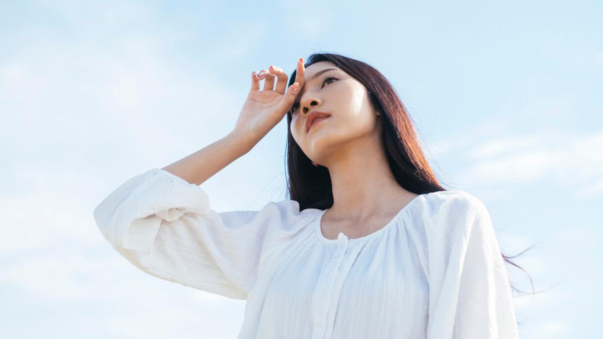 7 Tanda Sikap Orang yang Diam-Diam Tidak Bahagia dan Lelah Hatinya