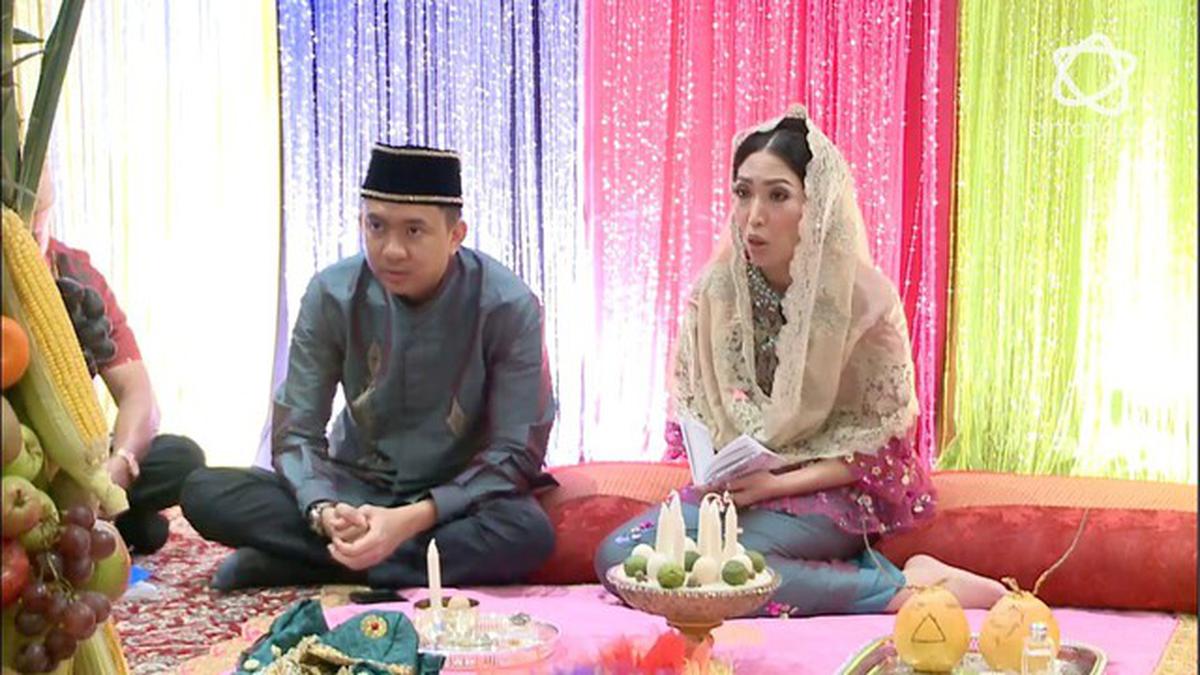 Cerita Ayu Dewi dan Regi Datau Rawat Anak Keduanya - Entertainment ...