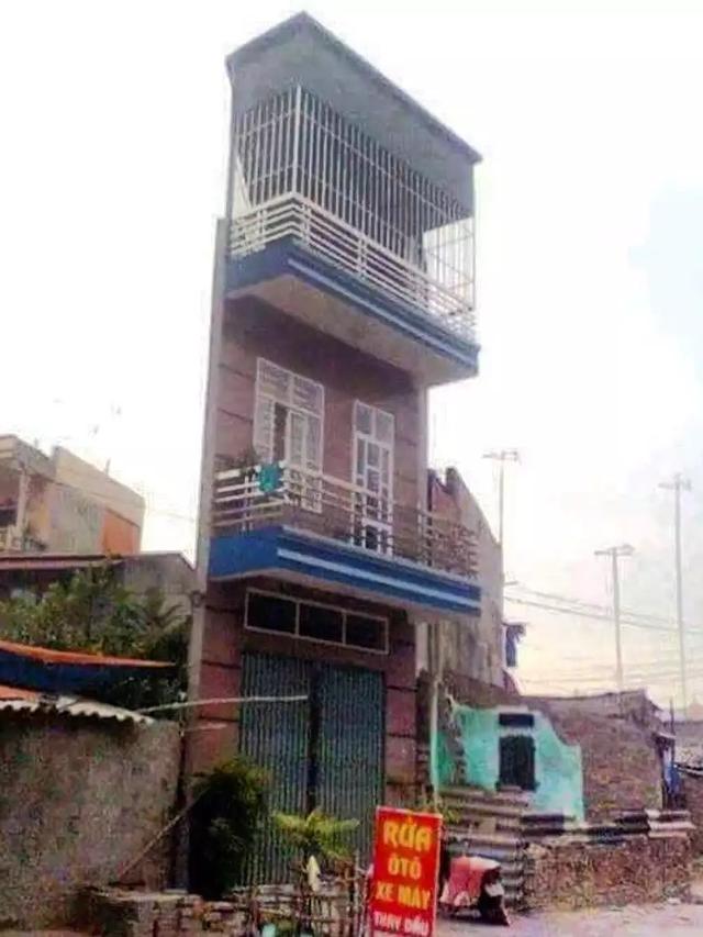 6 Potret Rumah Bertingkat dengan Desain Absurd Ini Bikin Tepuk Jidat