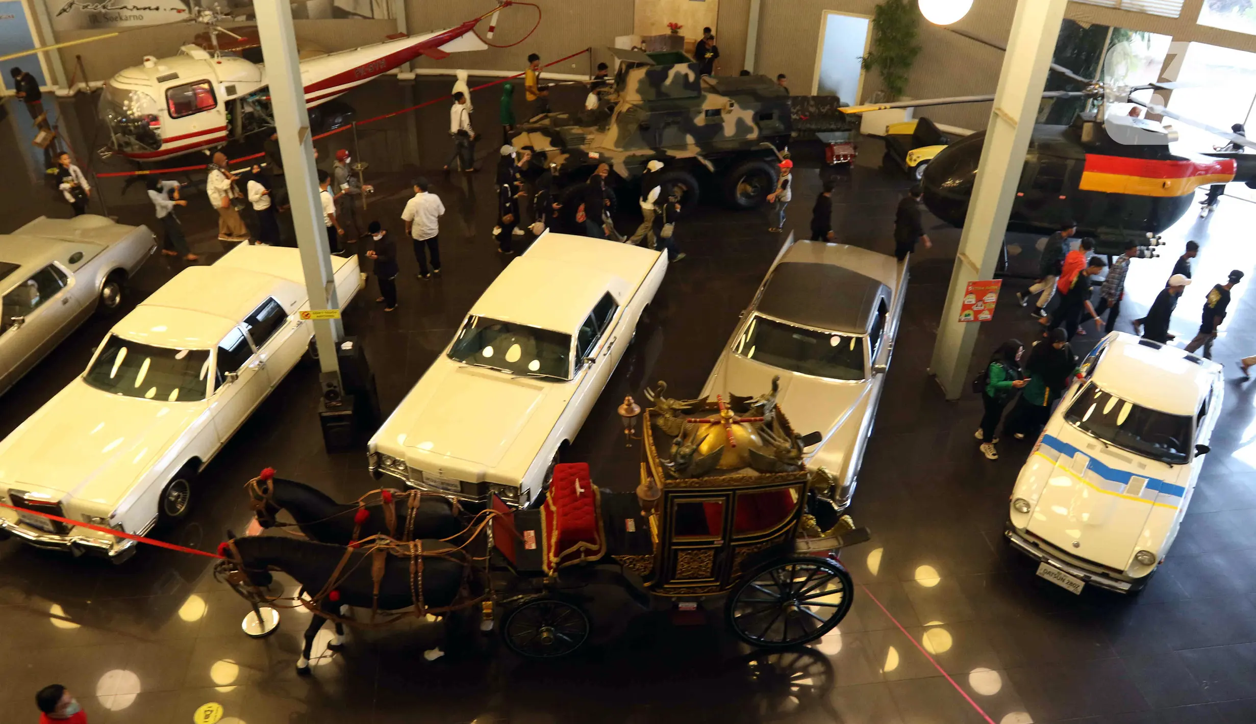 Melihat Koleksi Kendaraan Antik di Museum Angkut Kota Batu - Foto ...