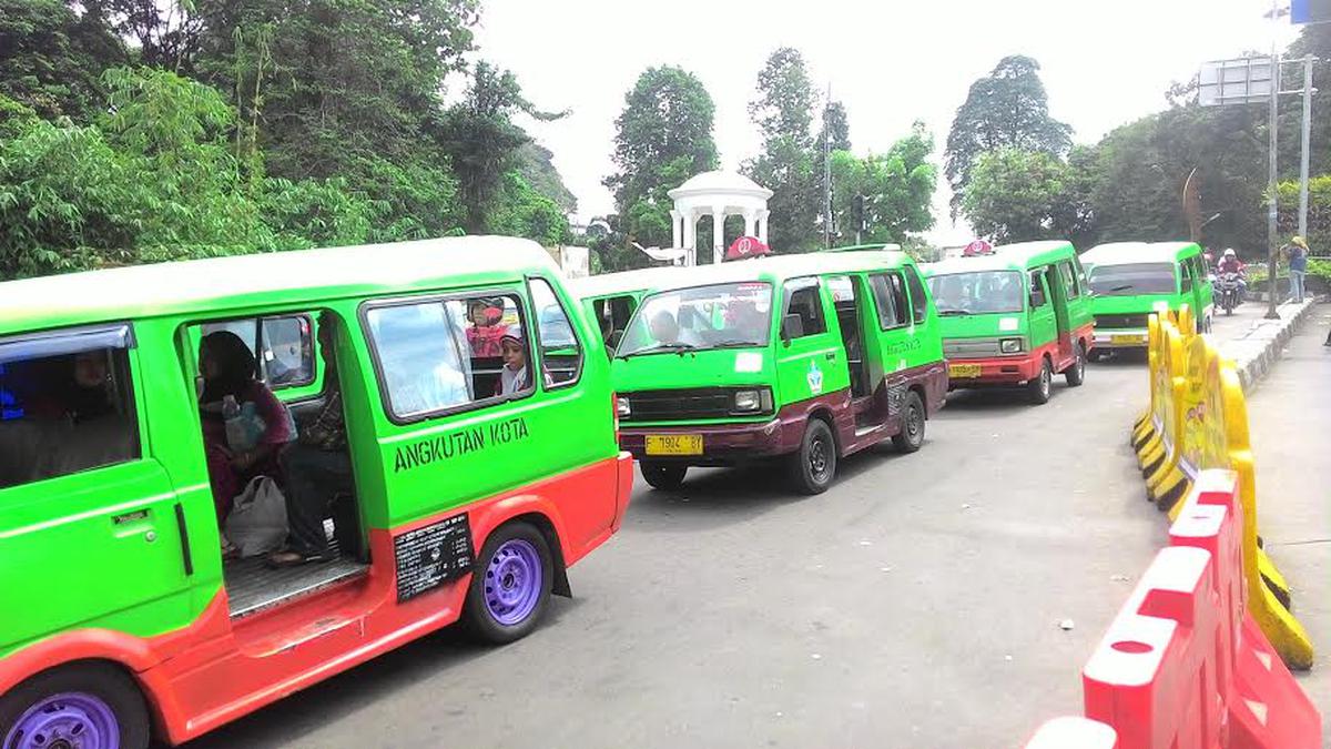 Sebagian Angkot di Bogor Masih Mogok - News Liputan6.com