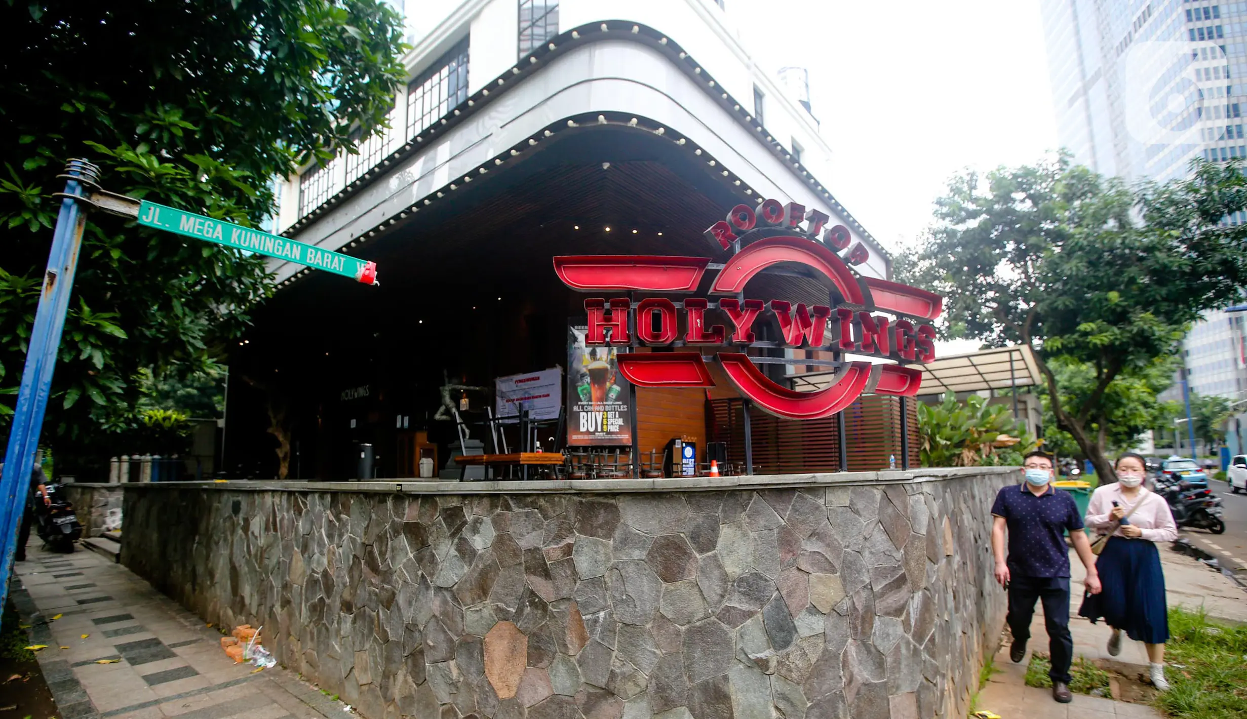 FOTO: Izin Usaha Kafe Holywings Dicabut - Foto Liputan6.com