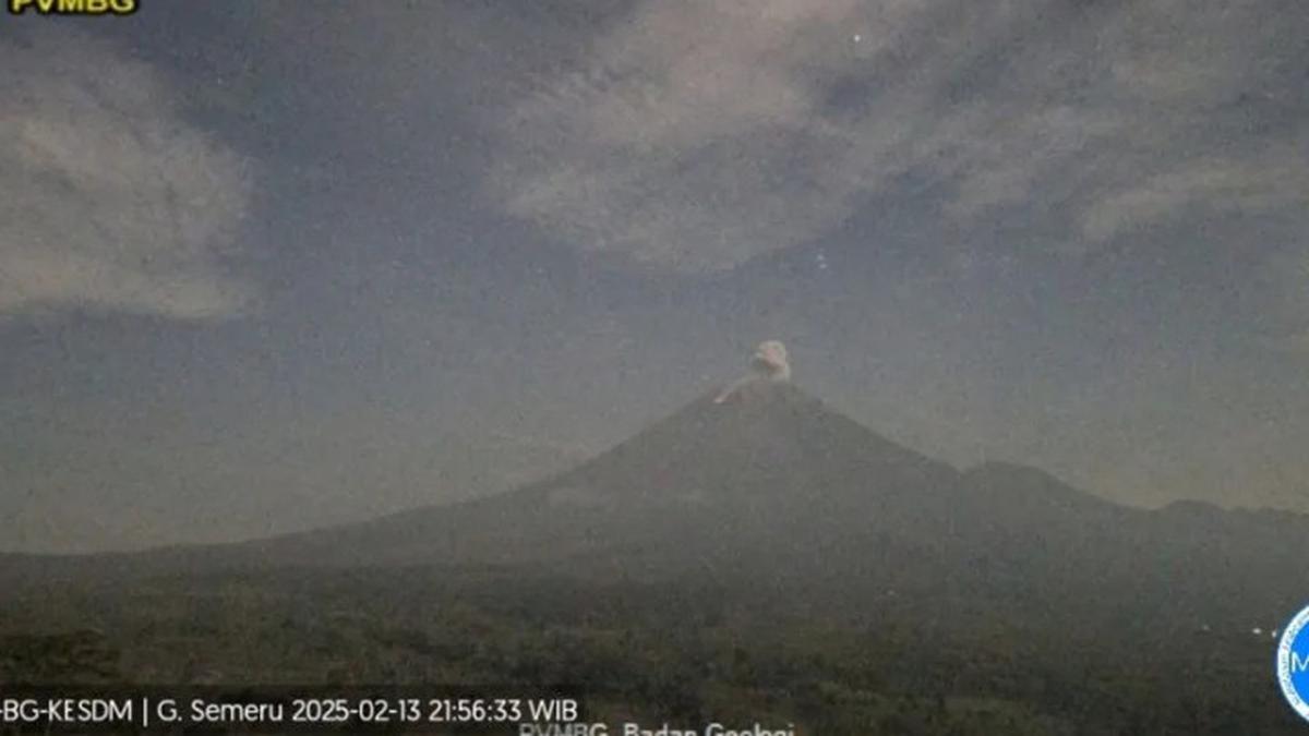 Gunung Semeru Kembali Erupsi, Tinggi Letusan Capai 500 Meter - Regional Liputan6.com