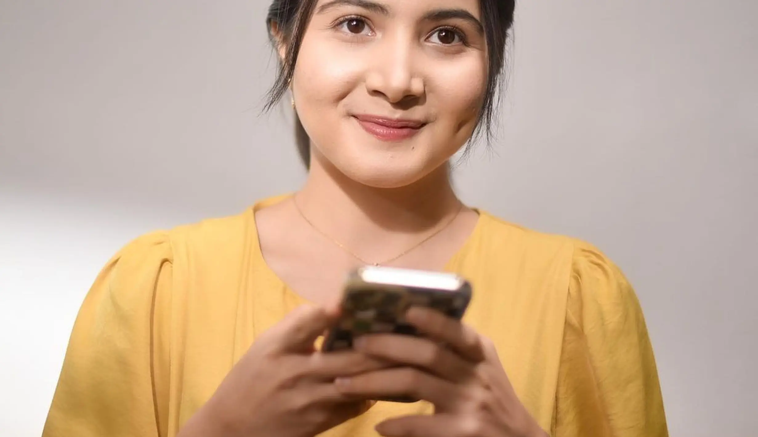 10 Potret Cantik Bulan Sutena, Gadis Bali yang Pesonanya Berhasil Luluhkan Hati Maia Estianty ...