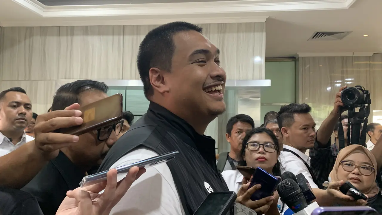 Menpora Dito Tiba di Gedung Bundar Kejagung, Jalani Pemeriksaan Korupsi ...