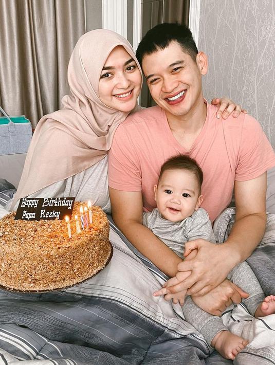 Diterpa Skandal, Ini 7 Potret Kemesraan Rezky Aditya dan Citra Kirana ...