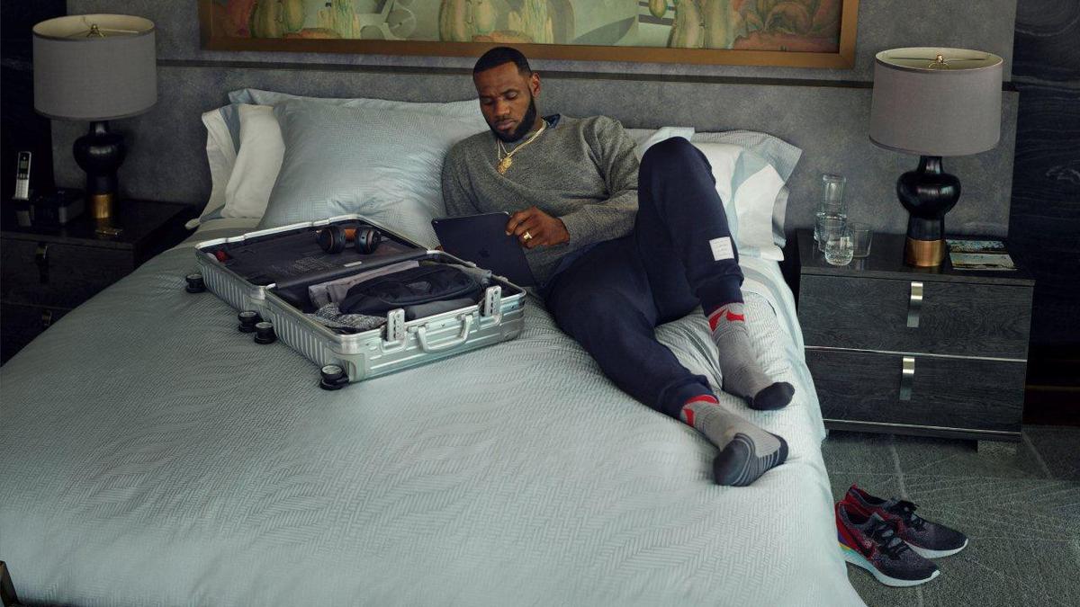 Rimowa Gandeng Superstar Lebron James dalam Kampanye Terbarunya