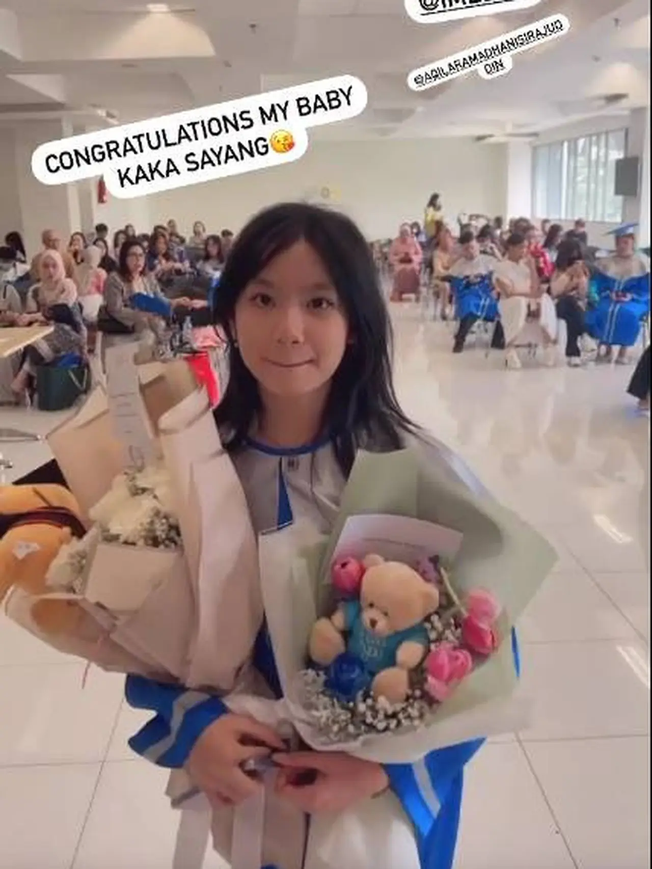7 Potret Zaskia Gotik Hadiri Wisuda Putri Sambung, Kompak Bareng Imel ...