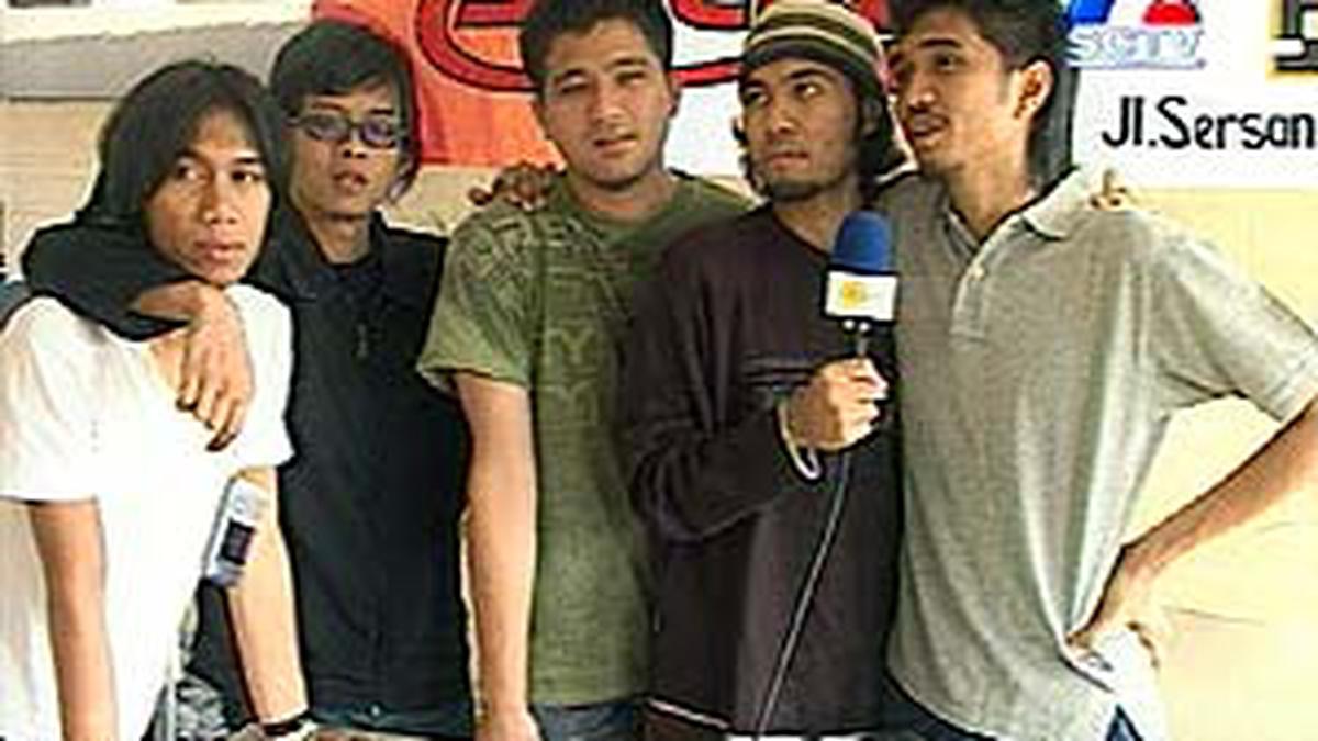 Sheila On 7 Tampil di Bandung - ShowBiz Liputan6.com