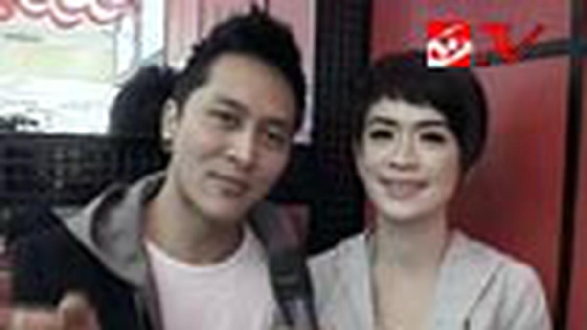 Yulia Rahman-Demian Ngabuburit Usai Syuting - Video Liputan6.com