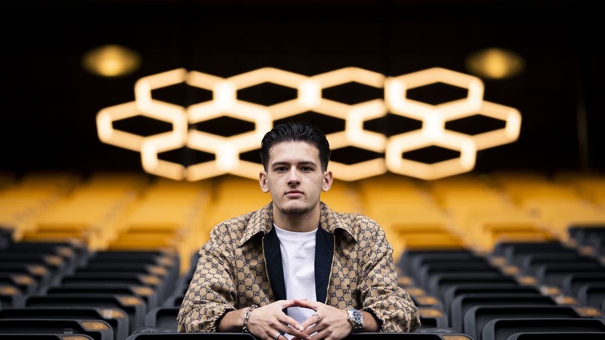 Jos! Pemain Keturunan Indonesia Justin Hubner Teken Perpanjangan ...