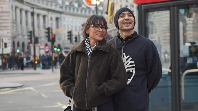 6 Potret Abimana Aryasatya dan Inong Ayu, Pasangan yang Selalu Harmonis ...