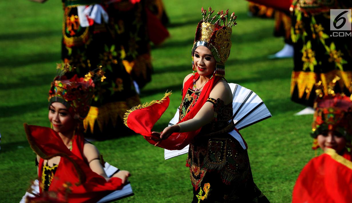 PHOTO: Tarian Massal Jejer Kembang Meriahkan Perayaan HUT RI ke-72 ...