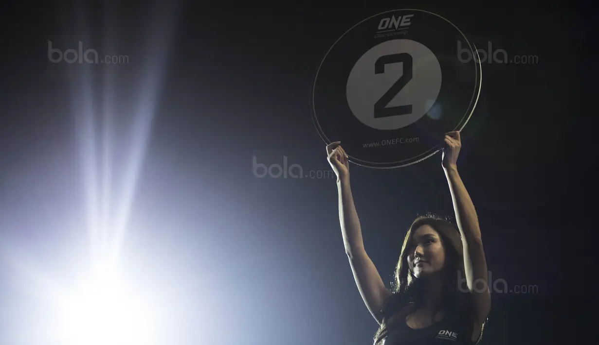 FOTO: Gadis Ring Cantik Meriahkan Gelaran ONE Championship - Ragam Bola.com