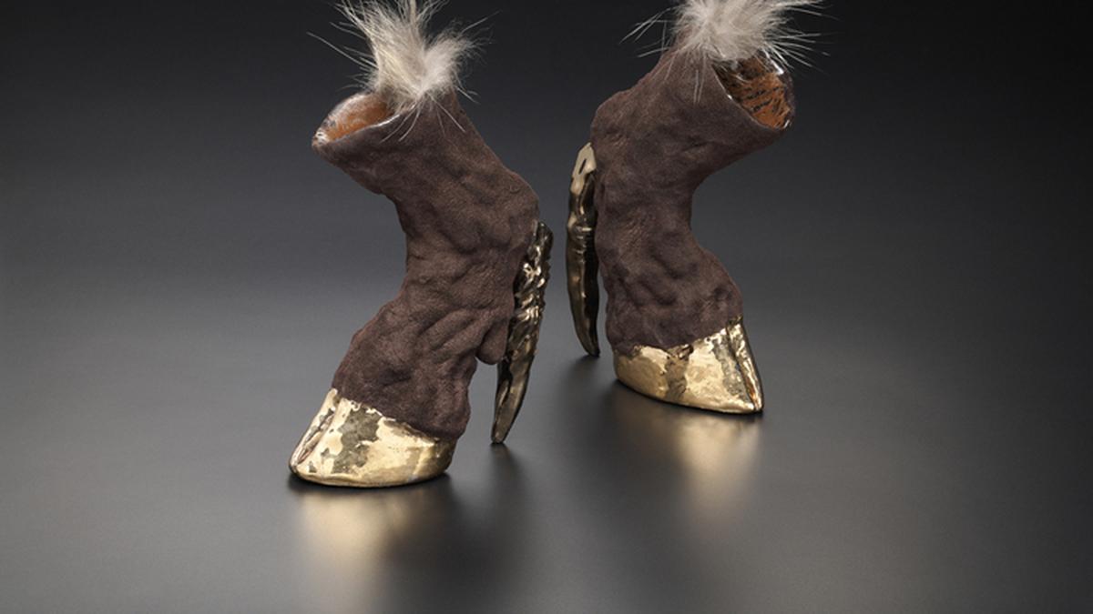 Ubah Sepatu Kuda jadi Sepatu Manusia - Global Liputan6.com