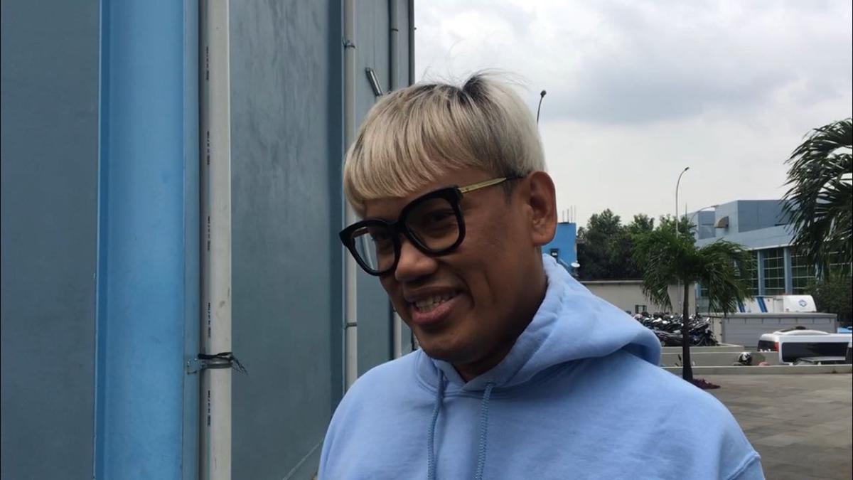 Uya Kuya Pernah Disangka Tak Waras Gara-Gara Sepatu - ShowBiz Liputan6.com