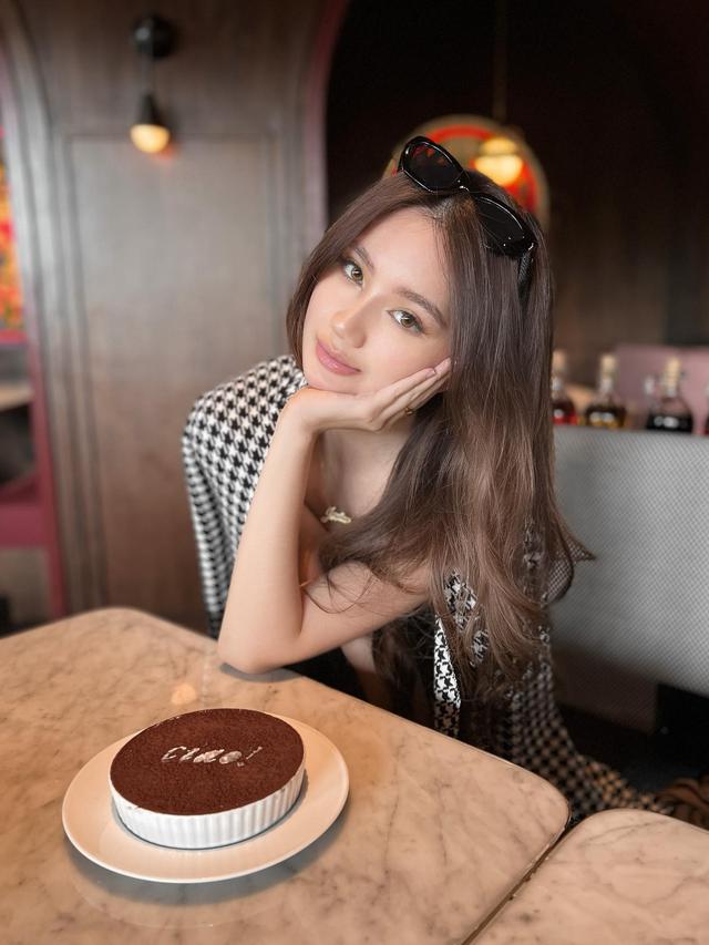 7 Potret Joceline Somer Tan, Kekasih Baru Melvin Tenggara Crazy Rich ...