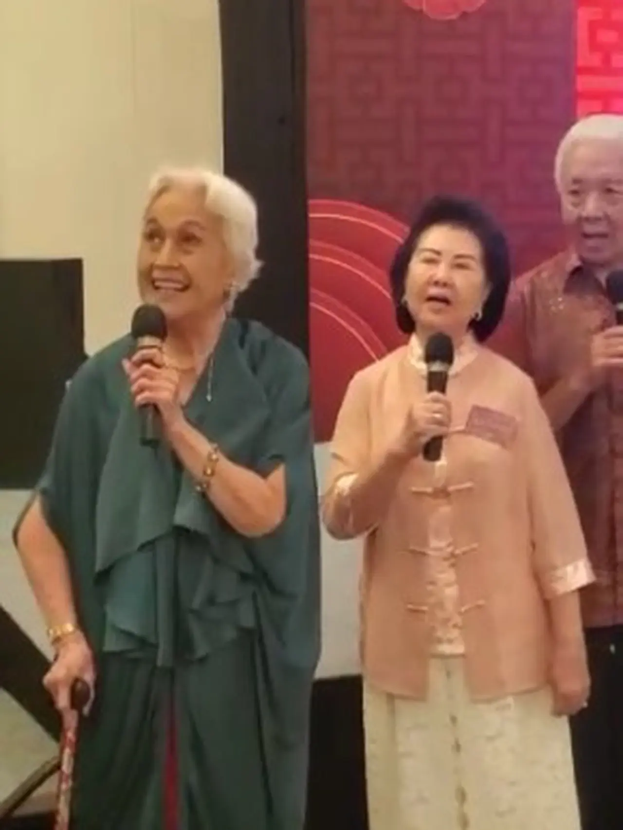 Viral Gaya Henny Purwonegoro Tetap Eksis Di Usia 75 Tahun, Ibu Mertua ...
