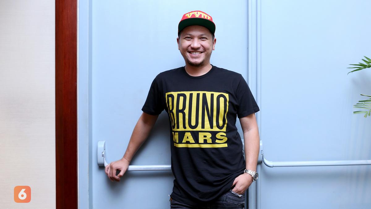 Gading Marten Pamer Pose Bareng Teman-Teman Beristri, Isyaratkan Nyaman ...