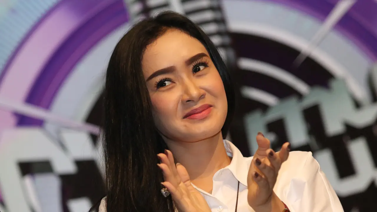 Gadis Kecil Cantik Ini Jadi Pedangdut Papan Atas, Menikah dengan Trah ...