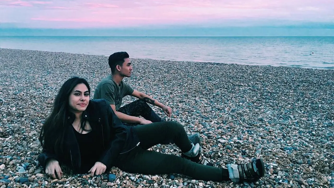 6 Potret Kebersamaan Axel Matthew Thomas dan Valerie Thomas, Selalu ...