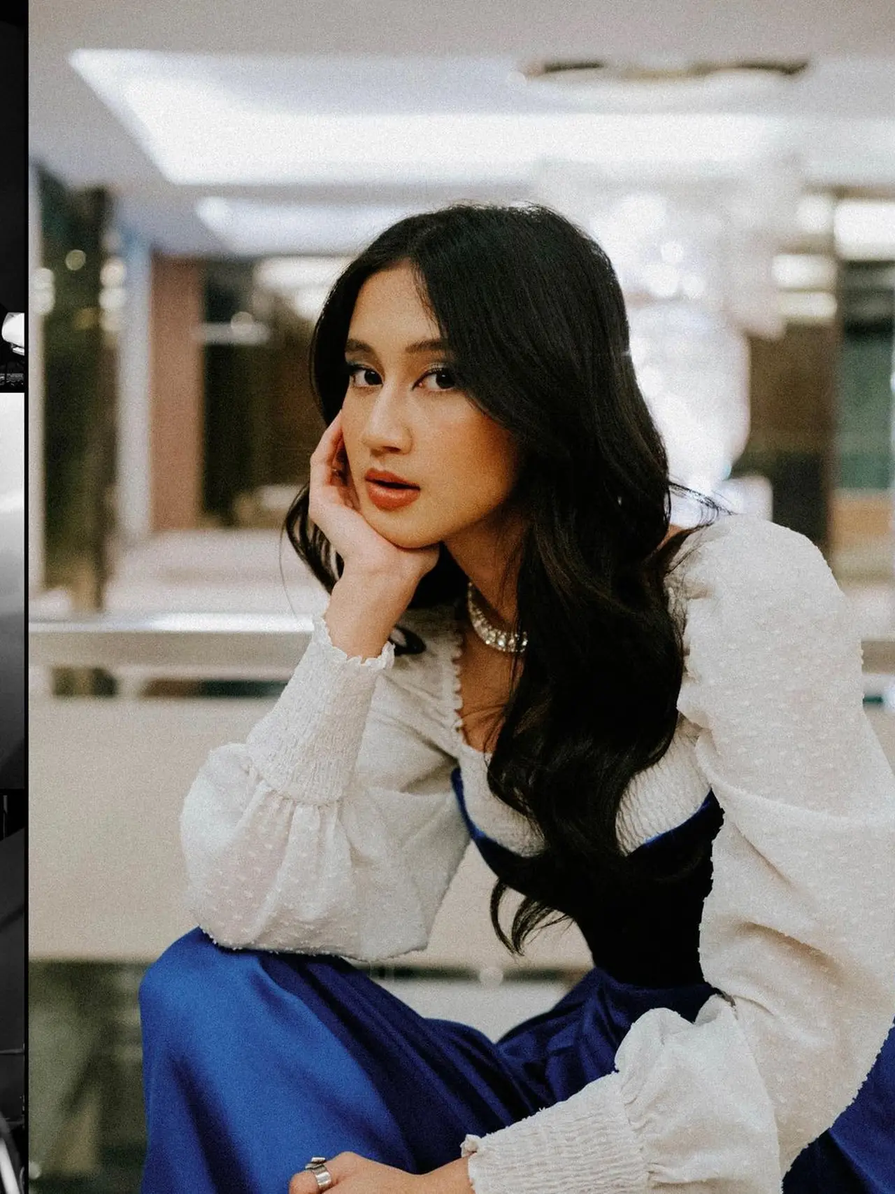 Keisya Levronka Pakai Gaun Kuning Keemasan di Saat Tampil di Runway Bertajuk Classy Collection ...