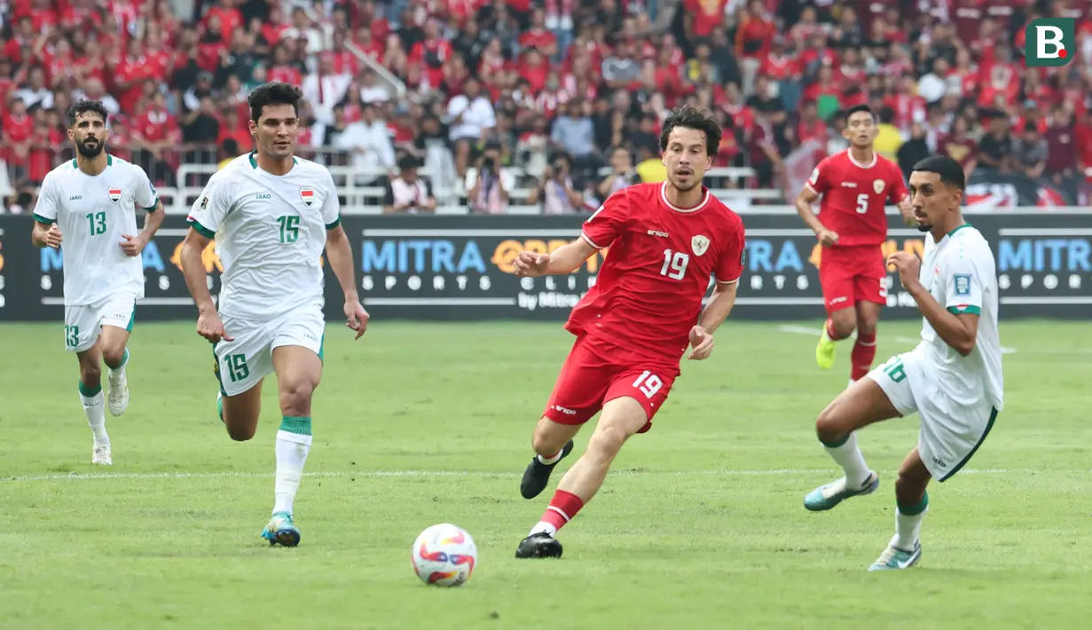 Foto: Gaya Unik Thom Haye dan Sepatu Polos Hitam Bersama Timnas Indonesia - Indonesia Bola.com