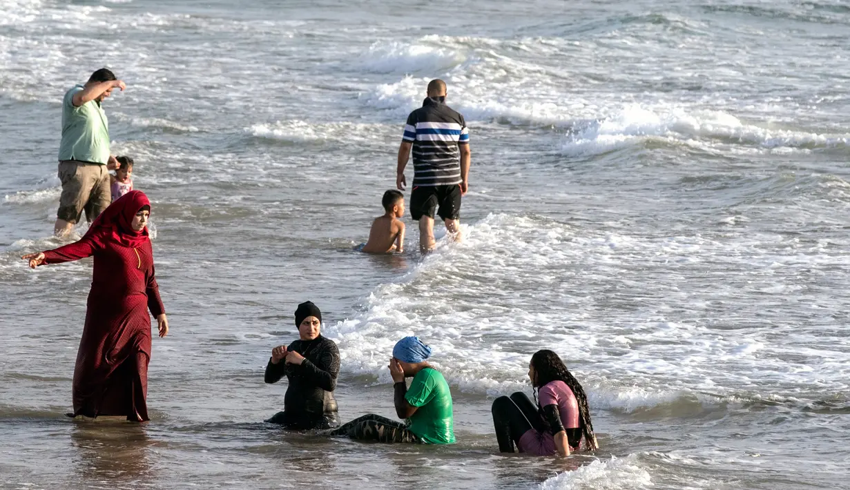 Muslim Israel Berlibur Lebaran di Pantai Mediterania - Foto Liputan6.com