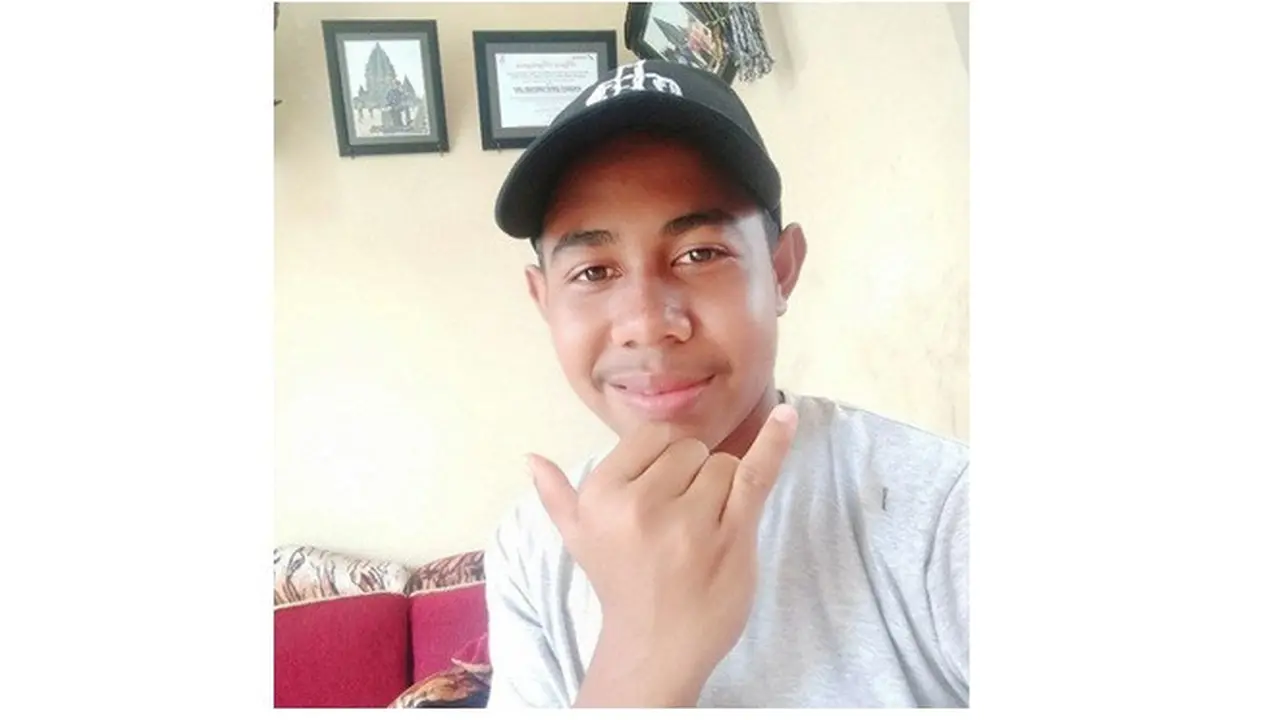 Joni yang Pernah Viral karena Panjat Tiang Bendera Tagih Janji Jokowi ...